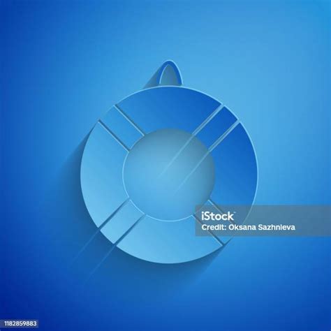 파란색 배경에 격리 된 종이 컷 Lifebuoy 아이콘 구명 벨트 기호입니다 종이 아트 스타일입니다 벡터 일러스트레이션 Sos에 대한 스톡 벡터 아트 및 기타 이미지