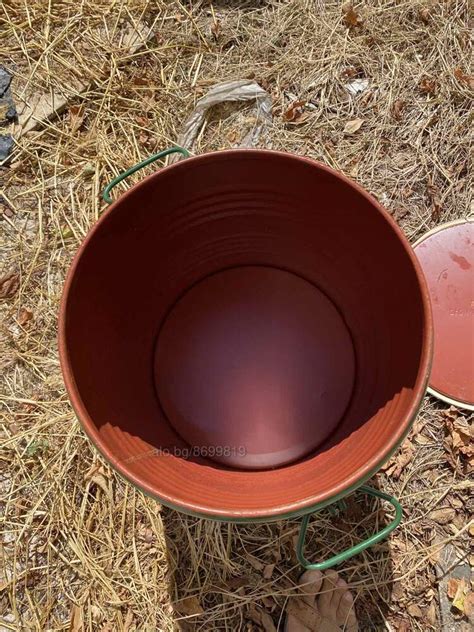 Варели Бидони Резервоари метални пластмасови контейнери Резервоари Варели Бидони