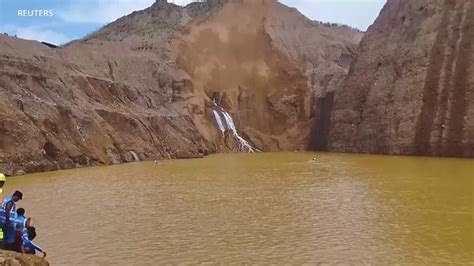 ဖားကန့် မြေစာပုံပြိုကျမှု ပျောက်ဆုံးနေသူတွေ ဆက်လက်ရှာဖွေ