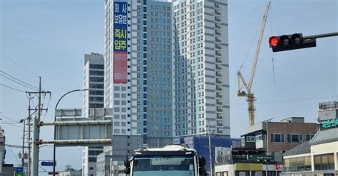 당신 말 듣고 샀으면 큰일날 뻔…8억 아파트 반값 됐다 [돈앤톡]