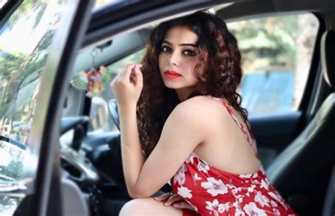 Bepanah Actress Vaishnavi Dhanraj Hot And Bold In Photos