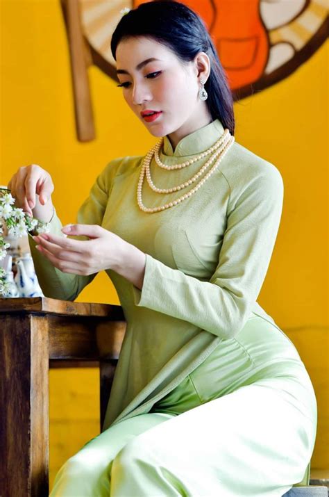 Ghim Của Cuonghuydad Tran Trên Áo Dài Màu Áo Dài Phụ Nữ Nữ Thần