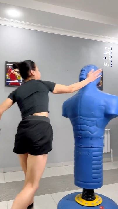 유독 여성들에게 인기가 많은 그녀 Youtube