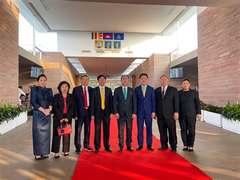 អ្នកឧកញ៉ា ឧកញ៉ា ៧រូបអមដំណើរសម្ដេចធិបតីទស្សនកិច្ចផ្លូវការនៅឡាវ