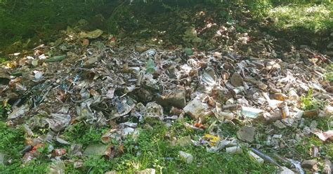 제주 한라산에 30년간 방치된 쓰레기