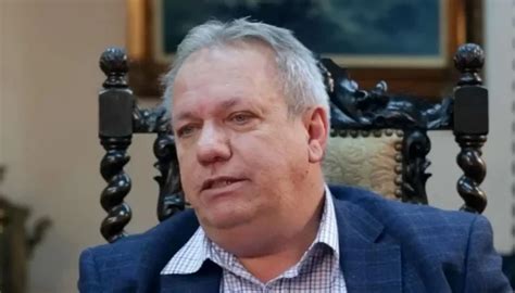 ΝΙΚΟΣ ΒΑΣΙΛΕΙΑΔΗΣ ΣΕ ΑΡΕΙΟ ΠΑΓΟ ΣΤΗΝ ΠΑΡΑΝΟΜΙΑ ΕΚΤΡΟΠΗ ΔΕΝ ΑΠΑΝΤΑΣ ΜΕ ΠΑΡΑΝΟΜΙΑ ΕΚΤΡΟΠΗ