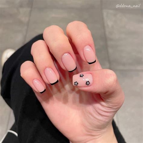 덕소네일 네일또와 네일수강🥕 On Instagram 손도 인증샷도👍🖤 By상아쌤 ⠀⠀⠀ ⠀⠀⠀ ⠀⠀⠀ 가을네일