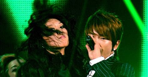 섹시한 여인과 함께