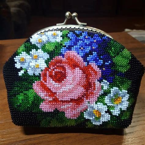 Косметичка вишита бісером ручна робота Perline Borse