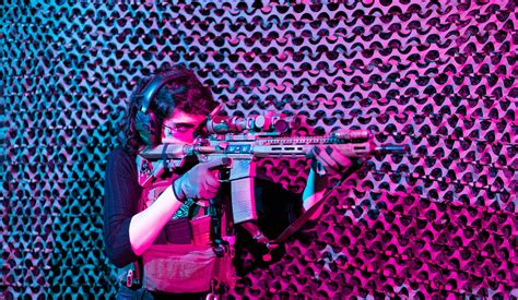 Tacticool Girlfriend Explains Why America Loves Guns