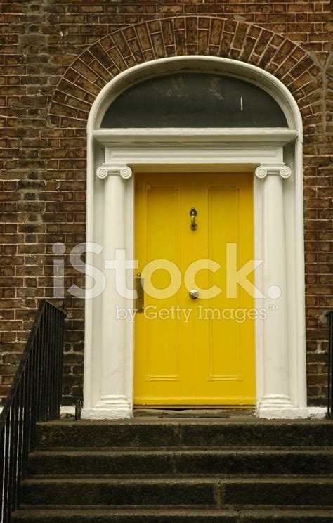 노란 문 스톡 사진 Freeimages