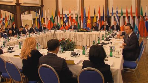 Нов Деловник за деблокада на Собранието и без злоупотреба на европското знаменце Сител Телевизија