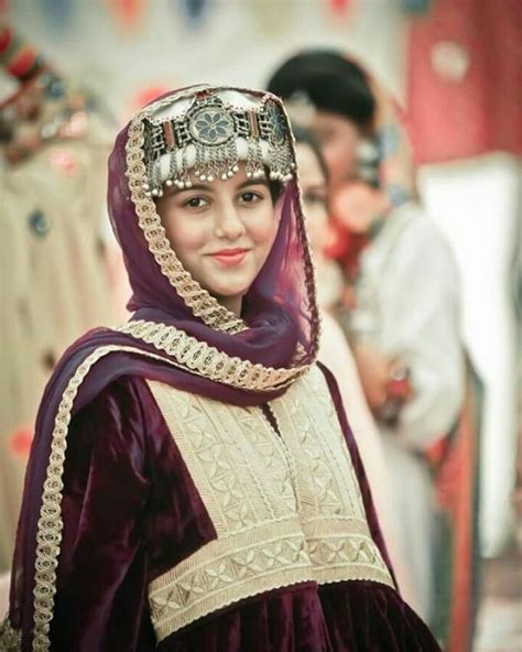 Hunzas Pakistanian Pakistani People Women Country Women