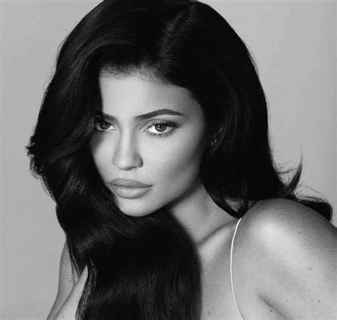 Pin By Twilightmiller On Быстрое сохранение In 2024 Kylie Jenner