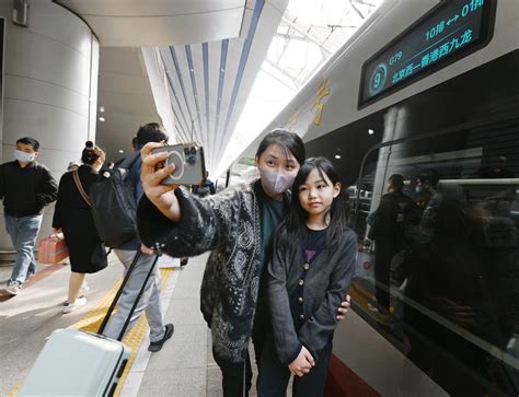 京津冀首趟至香港西九龙高铁列车恢复开行——人民政协网