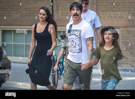 Anthony Kiedis Goes Apartment Shopping With His Son Everly Bear Stock