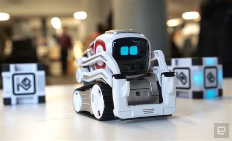Ankis Adorable Cozmo Robot Is Hard Not To Love Engadget