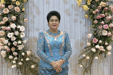 ព្រះមហាក្សត្រ ចេញព្រះរាជក្រឹត្យ ត្រាស់បង្គាប់ផ្តល់គោរមងារ «ឧកញ៉ា ជូនលោកជំទាវ ហ៊ុន ស៊ីណាត