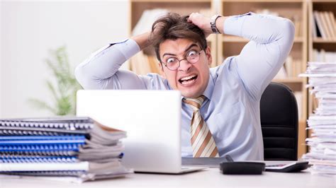 Snynet Solution Microsoft Is Forcing People To Use Its Windows Antivirus Software
