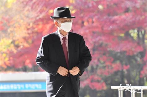 선고 공판 출석하는 김기춘 노컷뉴스