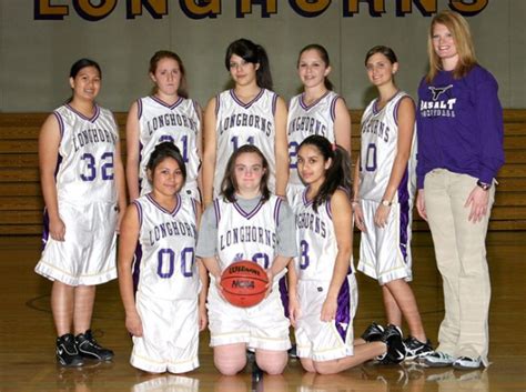 خانم معلم در حمام مدرسه با دانش آموزش ۱۷ ساله سکس کرد مجله فلونز عکس