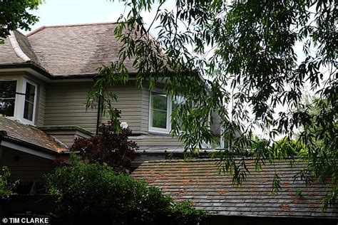 Man Says Wife Looks Better With Clothes On In Bid To Stop Tree Outside House Being Cut Down