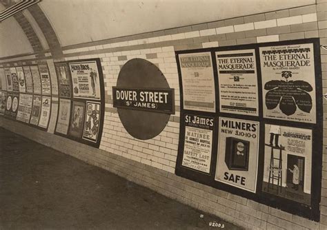 23 Incredible Pictures Of The London Underground Through History