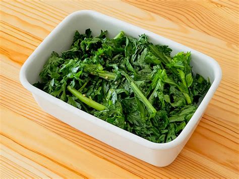 【野菜ひとつ】春菊の胡麻サラダ 週末の作り置きレシピ