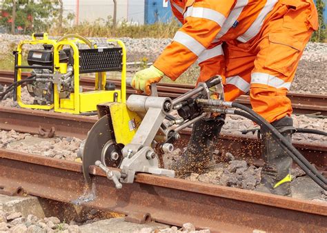 Hydraulic Powered Reversing Rail Saw For Track Welding Pandrol