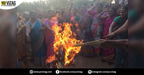 Women Groups In Visakhapatnam Protest Against Ram Gopal Varma