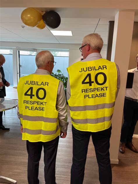 Tillykke Til Hans Og Flemming Med De 40 år Hos Andersen Motors As Lise Bertelsen