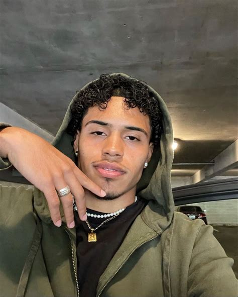 Cute Black Guys Cute Guys Wattpad Light Skin Men Polynesian Men Hispanic Men Wavy Hair Men