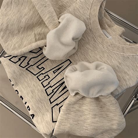 [남녀공용] 부드럽고 따뜻해 오버핏 폭닥 기모맨투맨 에이블리