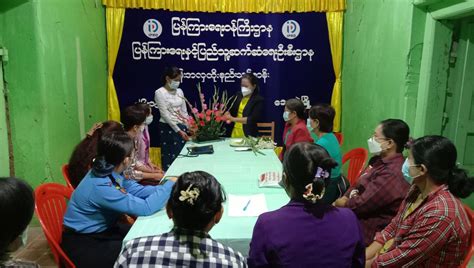 ဒေးဒရဲမြို့ လူထုအခြေပြုဗဟိုဌာန Community Centre ခန်းမ၌ ပန်းအလှထိုးနည
