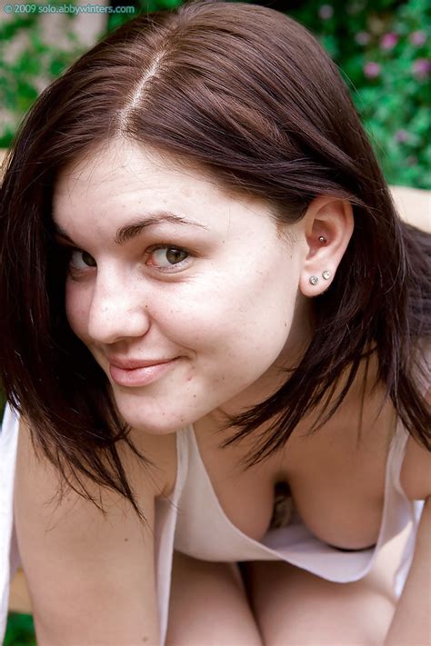 Amateur Model Roxy Pulls Down Shorts And Panties To Flash Puffy Pussy Porn Pictures Xxx Photos