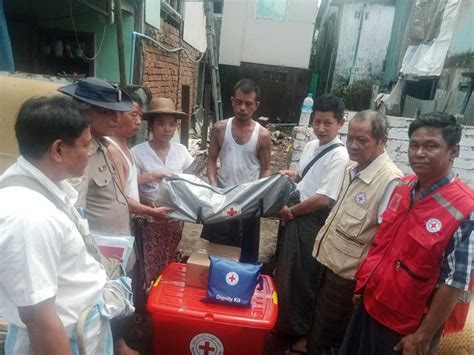 မရမ်းကုန်းမြို့နယ် အမှတ် ၃ ရပ်ကွက်ရှိ မီးဘေးသင့် အိမ်ထောင်စုအတွက် မြန်မာနိုင်ငံကြက်ခြေနီအသင်းက