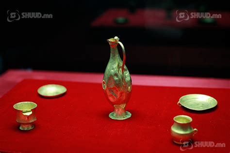 “Монголчуудын уламжлалт сав суулга” дэлгэгдлээ