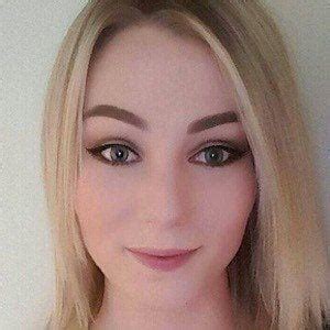 Lisa Peachy Age Family Bio Famous Birthdays