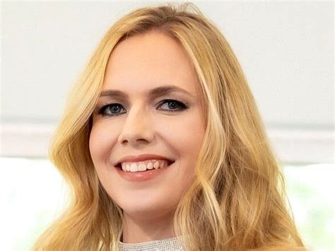 Joleyn Burst Biography Wiki Age Height Career Photos More Artofit