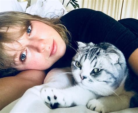 Taylor Swifts Cats Heres Everything You Probably Didnt Know About Them