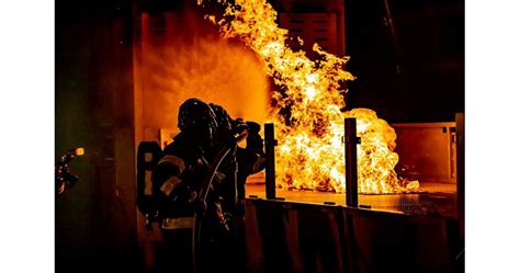 Овладян пожар между селата Изгрев и Лозенец в община Царево