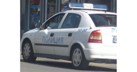 Луда ръга безброй пъти 75 годишната си майка с нож в гърлото