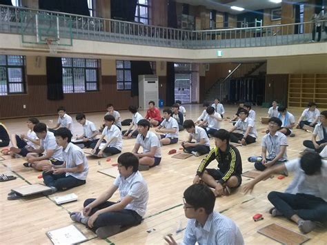 금산고등학교 청운기자단 2014년 6월 3일 19시 청운관에서는 독서골든벨 교내대회가 있었습니다