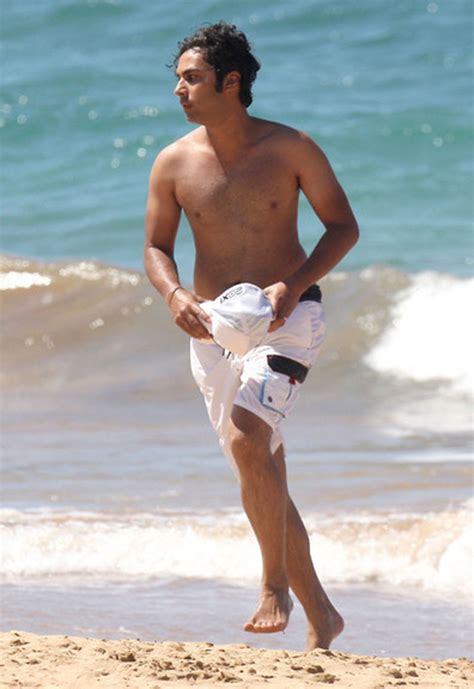 Kunal Nayyar Bulge Big Bang Theorys Kunal Nayyar Flooded With Support