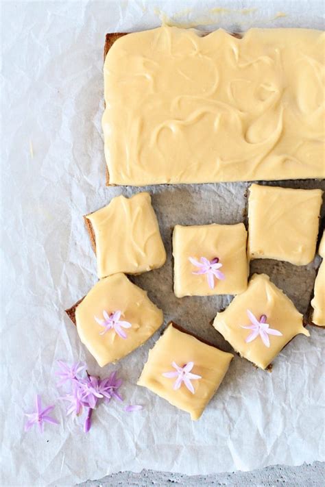 Quick And Easy Keto Eggless Snacking Cake 7 Ingredients