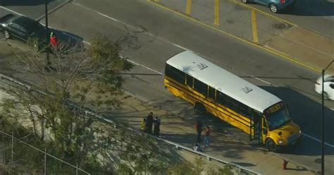 Car School Bus Crash Snags South Loop Traffic Cbs Chicago