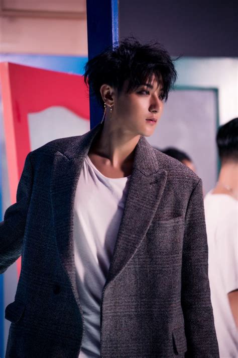 黄子韬Stay Open概念版MV上线 诠释快乐定义 音乐