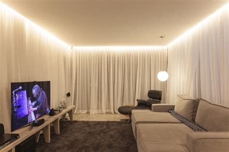Парящие потолки, карнизы и линии на тканях Cerutti ST