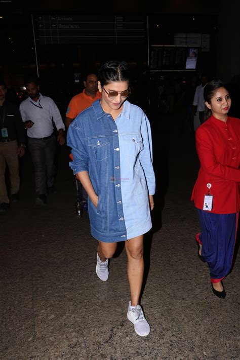 Shruti Haasan Spotted At Airport On 13th Oct 2017 Shruti Haasan