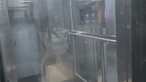 합정역 딜라이트스퀘어 투명엘리베이터 토요일에 운행중지 에스컬레이터는 부품고장 걸어다녀서 힘들다 Youtube
